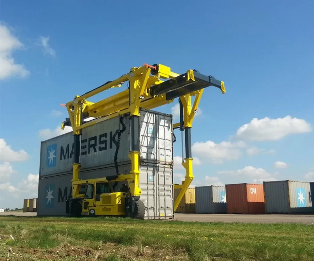 Straddle Carriers for Container Handling | HSCRANE